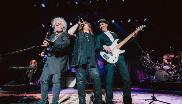 TOTO y Christopher Cross brillaron con un show cargado de clásicos ...